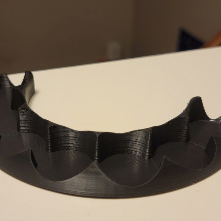 3D Printable Curved Essential Oil Holder by Ballistomatic Designs