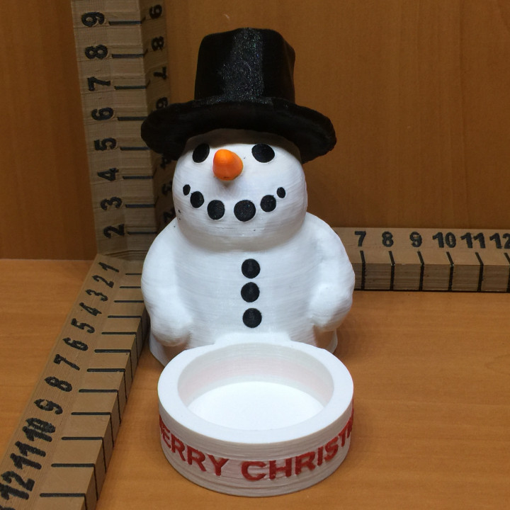 3D Printable Snowman Tealight by Star Labs 3D, LLC