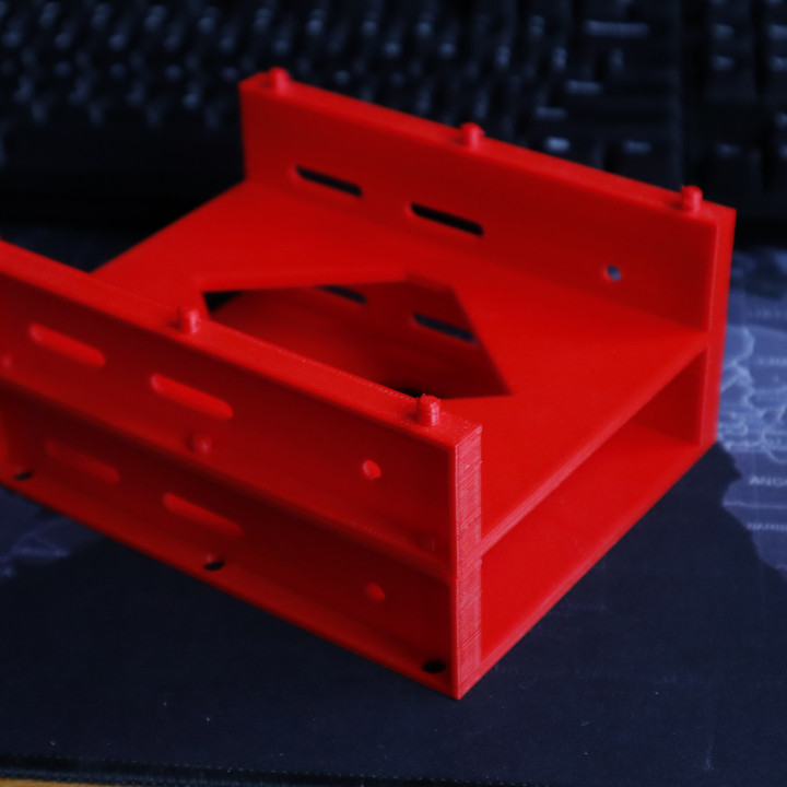 3D Printable Stackable HDD tray by Bart van Dijk