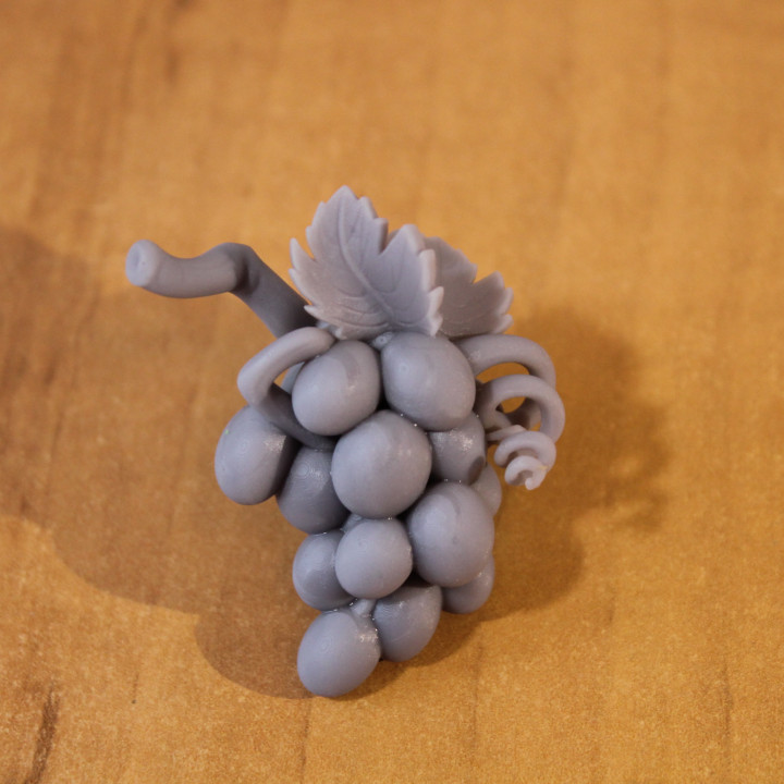 3D Printable Grape Prop - Pre-supported by Grinning God