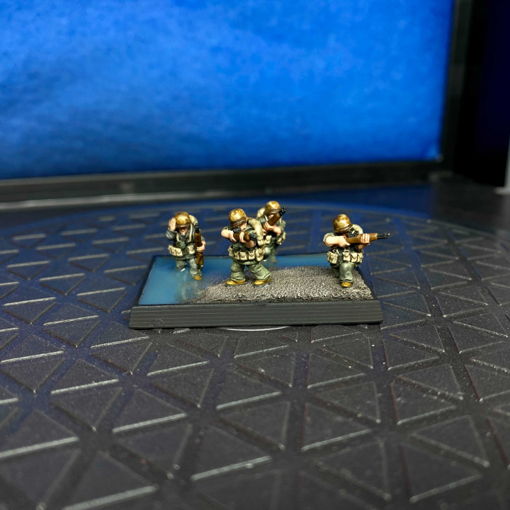 3D Printable Inset Square Bases for Water Effects by SinNerds