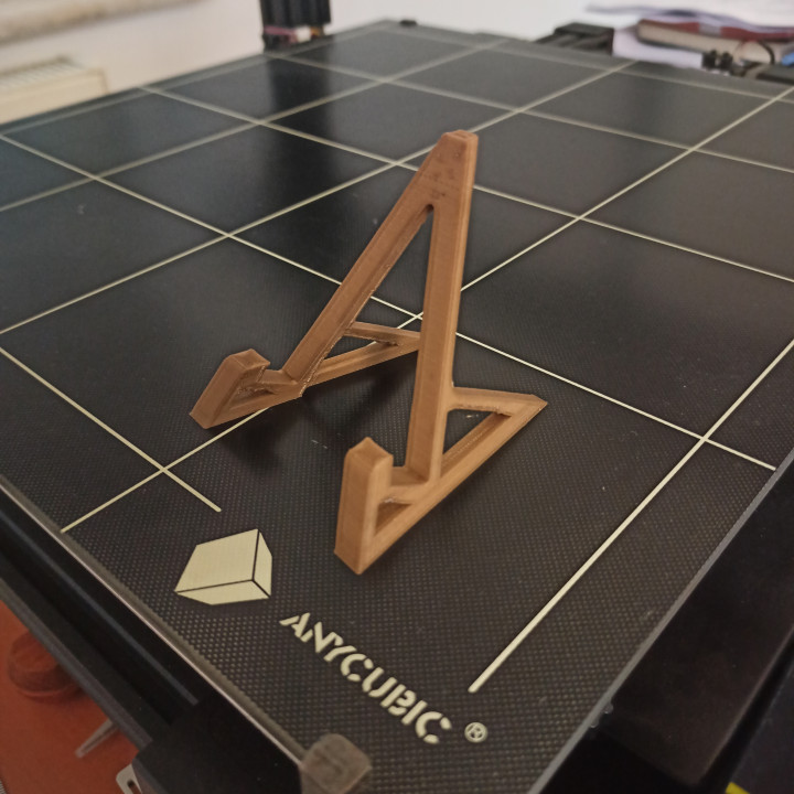 3D Printable Basic phone stand by faruk sacar