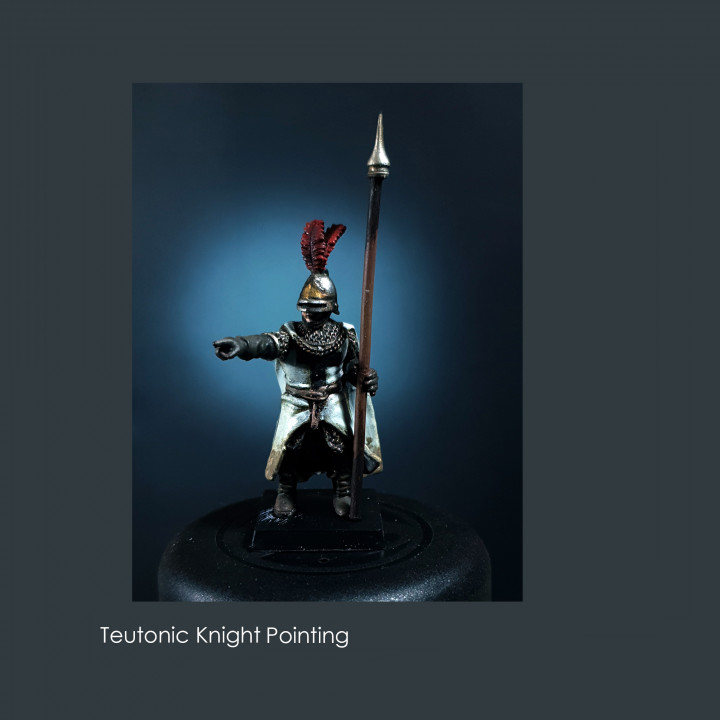 3D Printable TEUTONIC KNIGHT POINTING by vinciminiatures