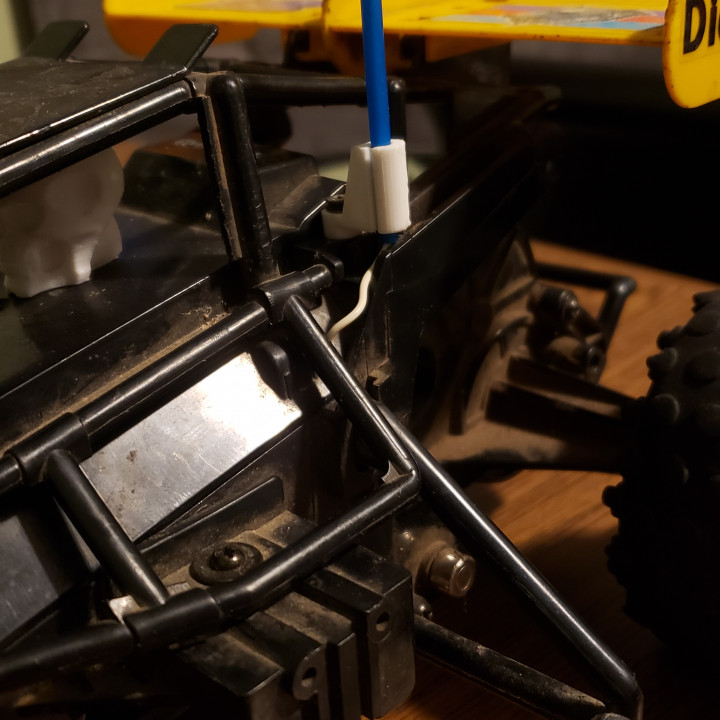3D Printable Nikko F10 antenna mount by Lukas Dolphy