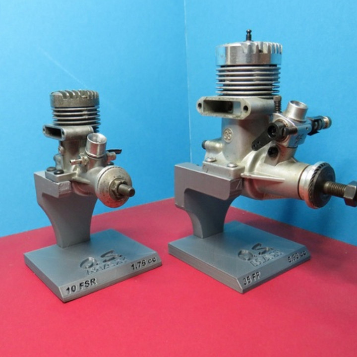 3D Printable Model Engine Display Stand by Charl