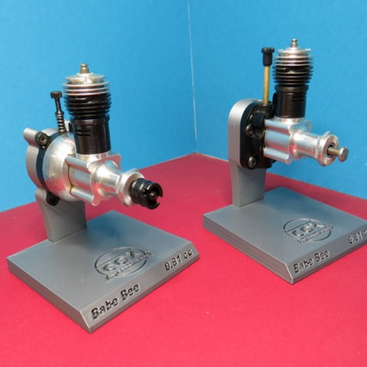 3D Printable Model Engine Display Stand by Charl