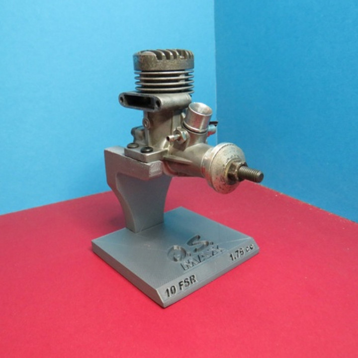 3D Printable Model Engine Display Stand by Charl