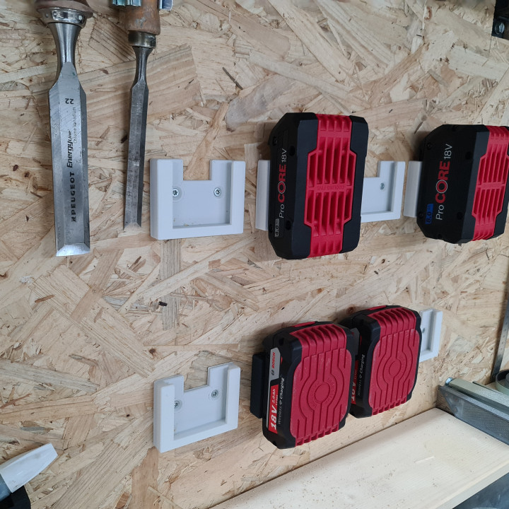 3D Printable Bosch Professional battery 18V - wall bracket by Thomas Keller