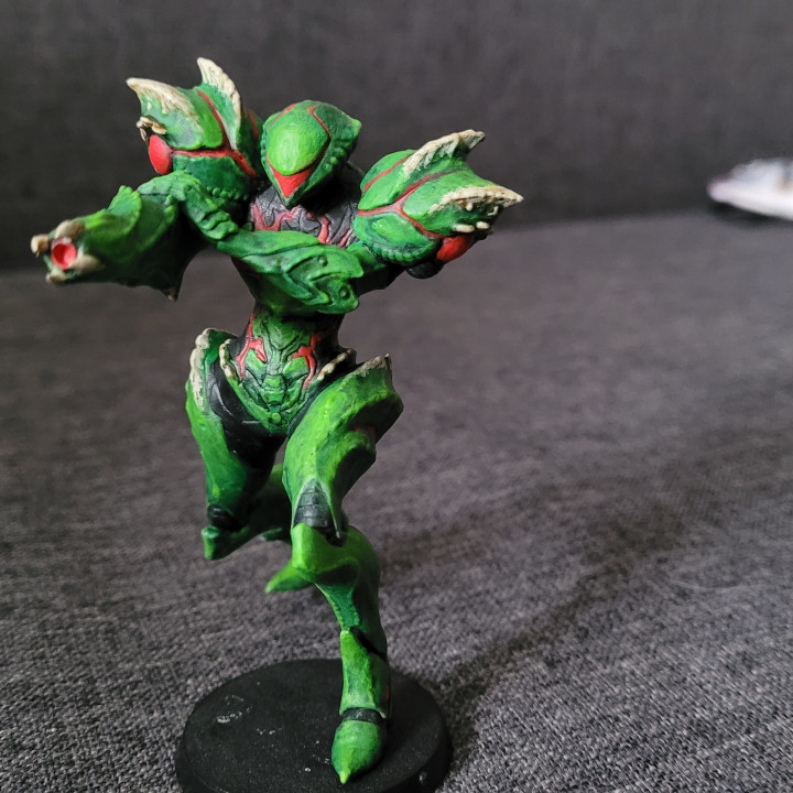 3D Print of Metroid Suit Samus from Metroid Dread by loicmichea