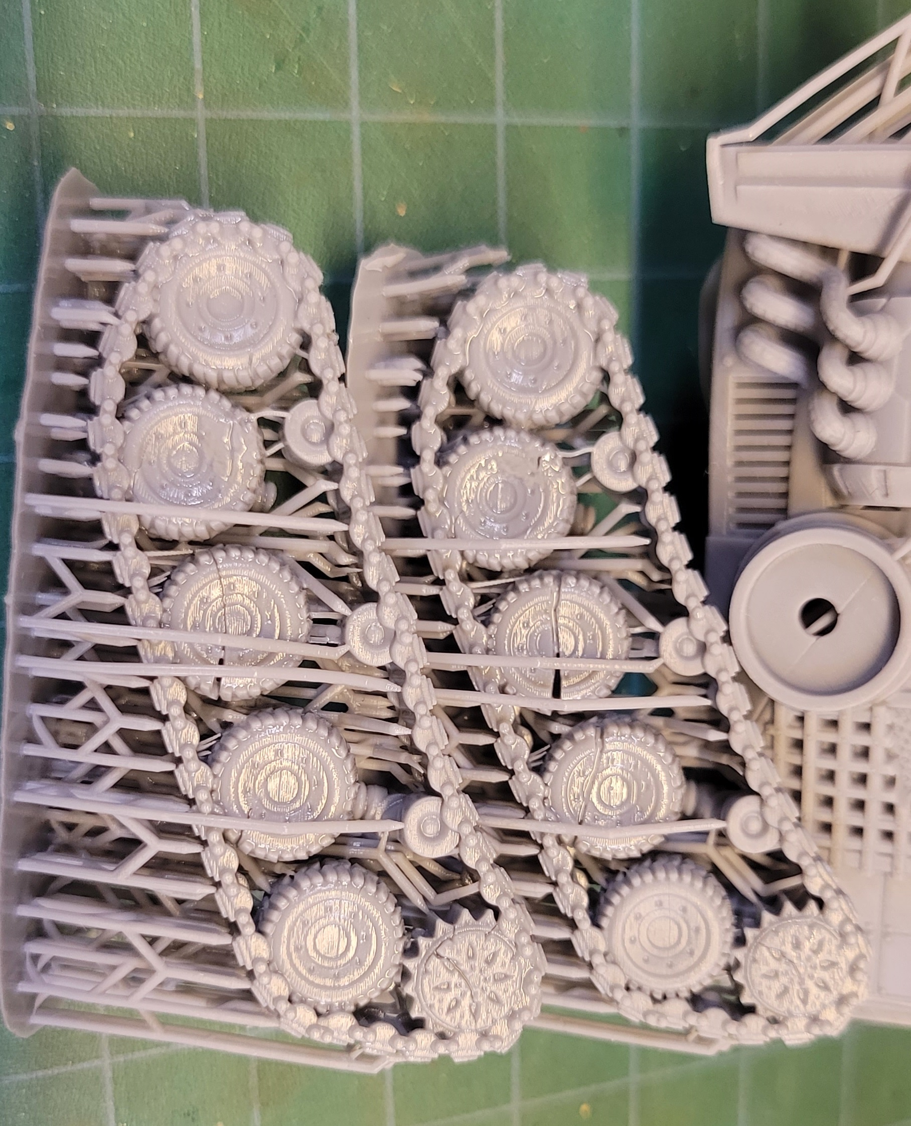 3D Printable Lambo Tank by Across the Realms