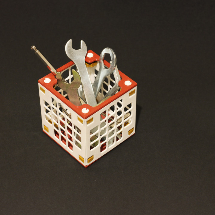 3D Printable Screw Assembled Box by Alex