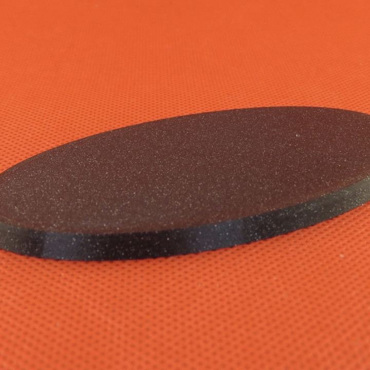 3D Printable 105x70mm oval base (magnetic) by Raven Miniatures