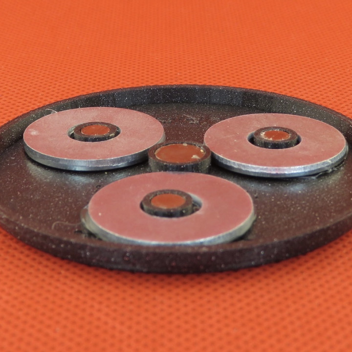 3D Printable 100mm round base (Magnetic) by Raven Miniatures