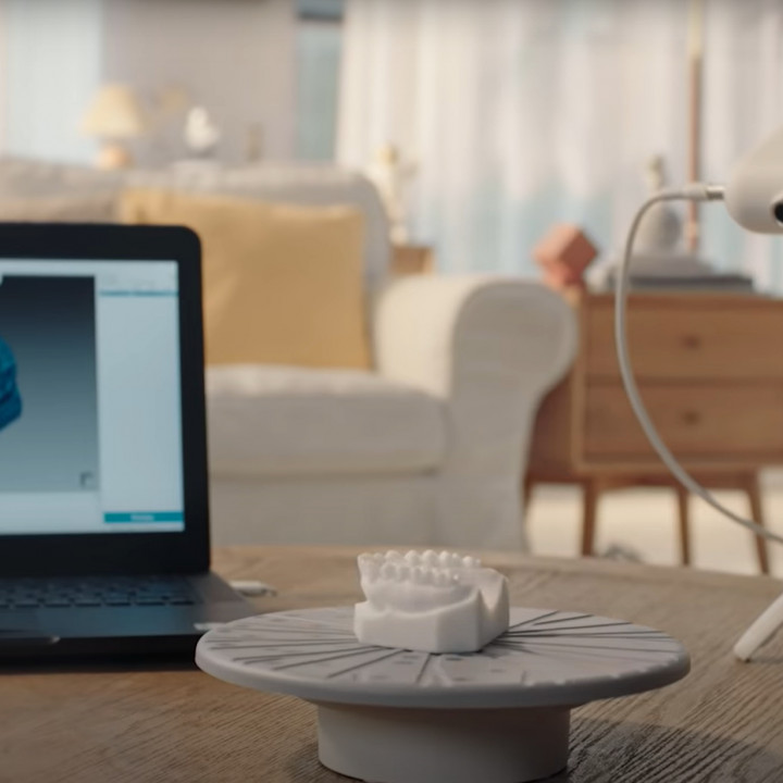 3D Printable Tooth (Scanned by CR-Scan Lizard) by Creality