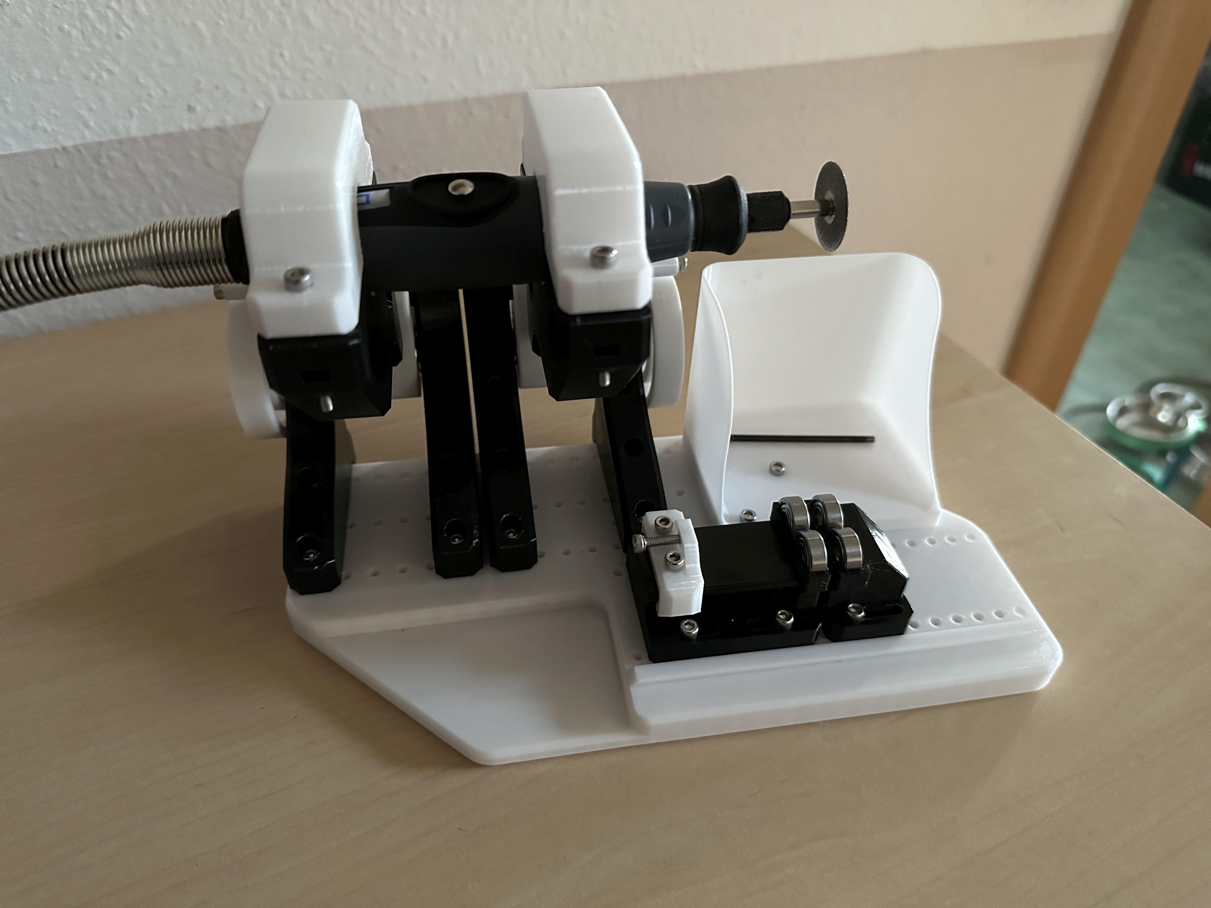 3D Printable Dremel Mitre Saw Fixture by Dan