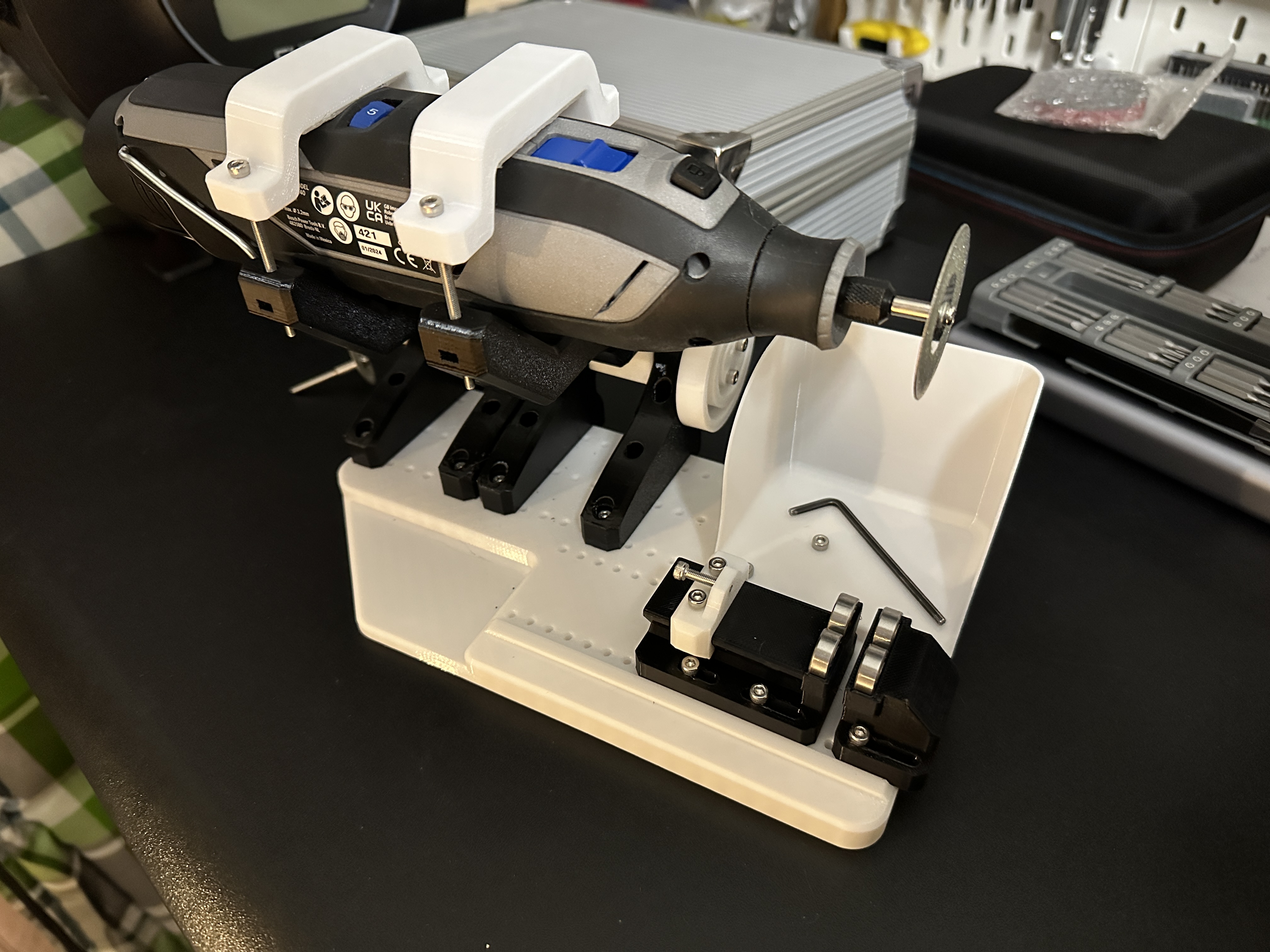 3D Printable Dremel Mitre Saw Fixture by Dan