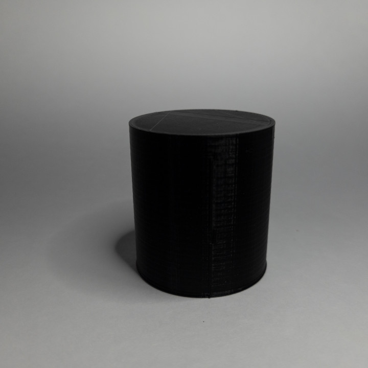 3D Printable Basic Square and circle plinth 50 mm by Max rubel