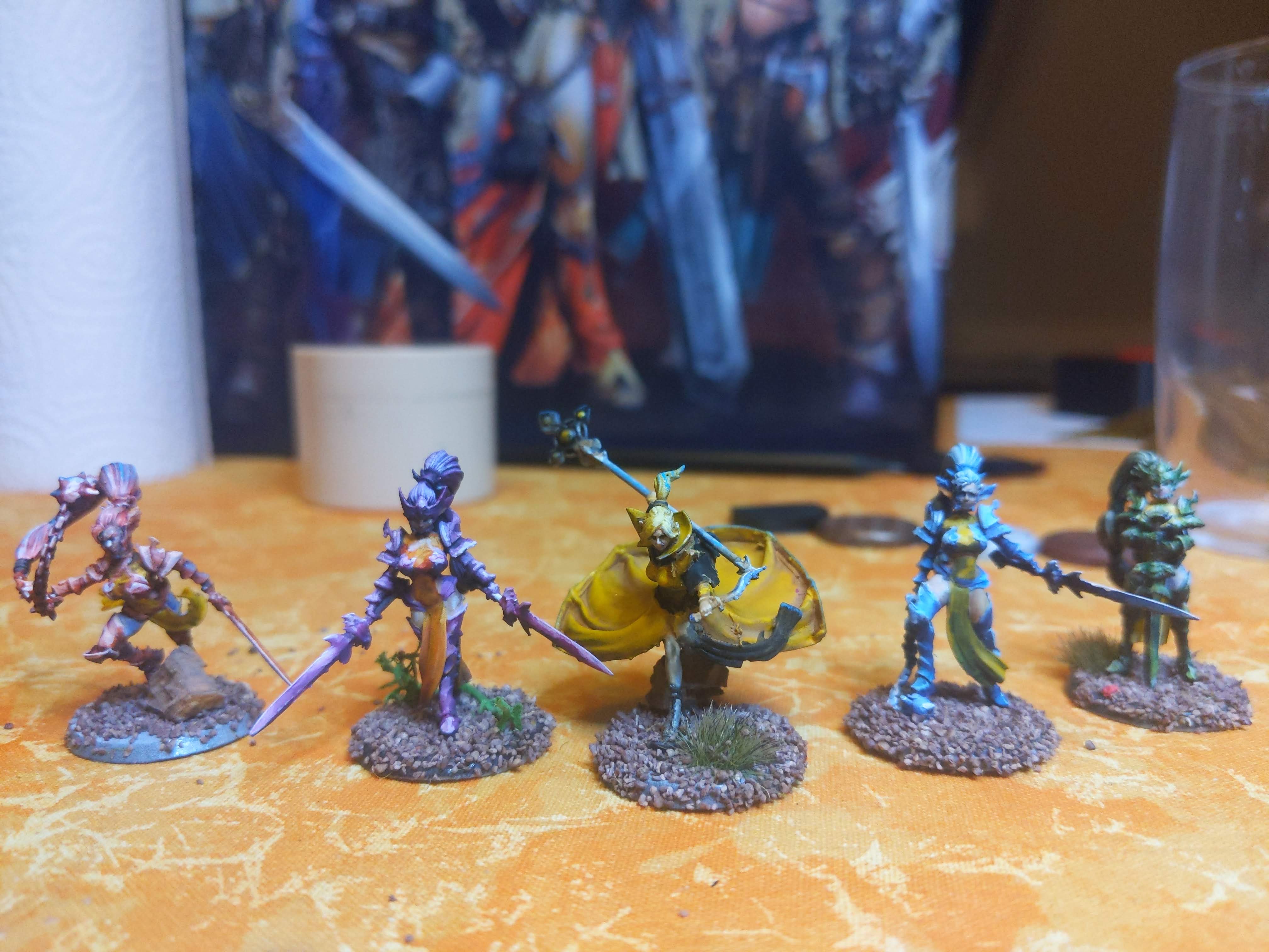 3D Printable Drow Cleric Pose 2 - 4 Variants and 2 Pinups by PSMiniatures