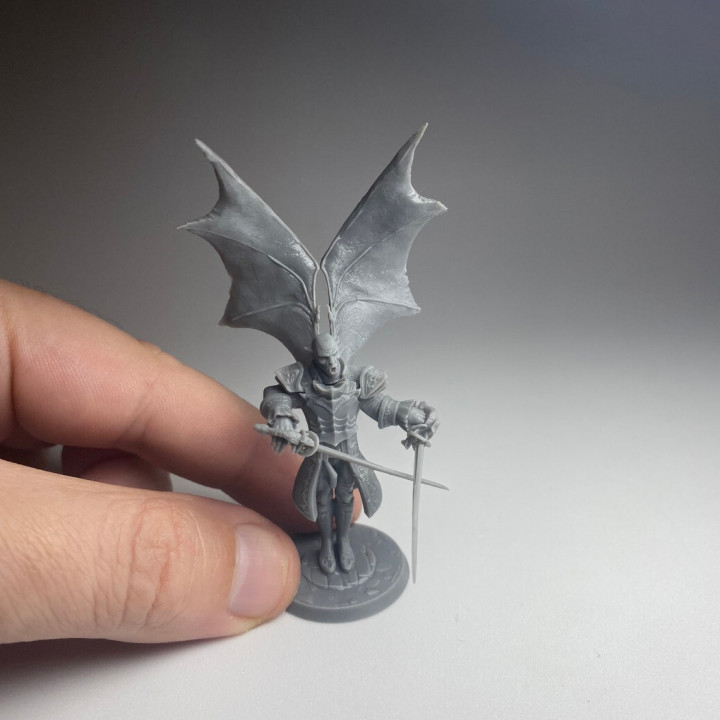 3D Printable Swapmini 30- Asmodeus Romanus - Vampire by Heroes and Beasts