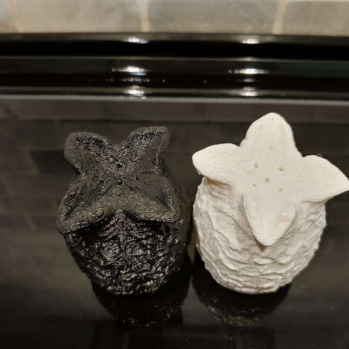 3D Printable Alien Themed Salt and Pepper Shaker - Alien Egg Open by ...