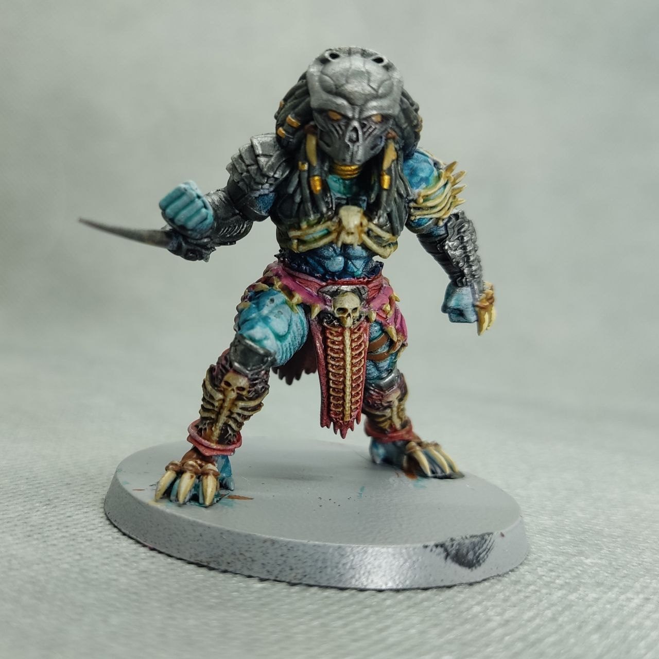 3D Printable BONE SABER FANATIC DEATH SEEKER SKULL HUNTER by PAPSIKELS ...