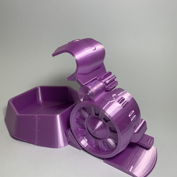 3D Printable Print in Place Dice Thrower by Stlflix