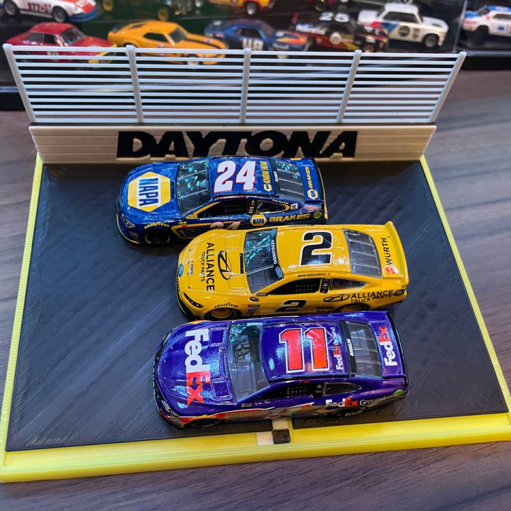 3D Printable Triple 1/64 Nascar Daytona Oval Display by Giga