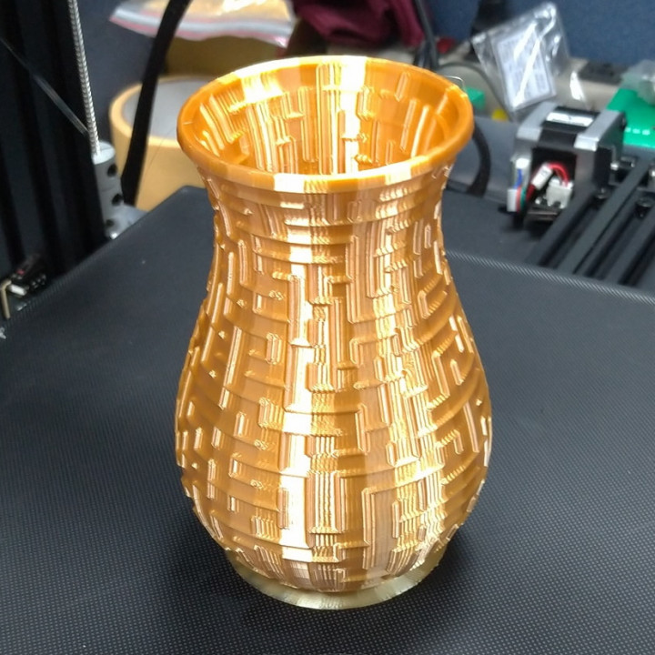 3D Printable Maze vase by Justin Lin