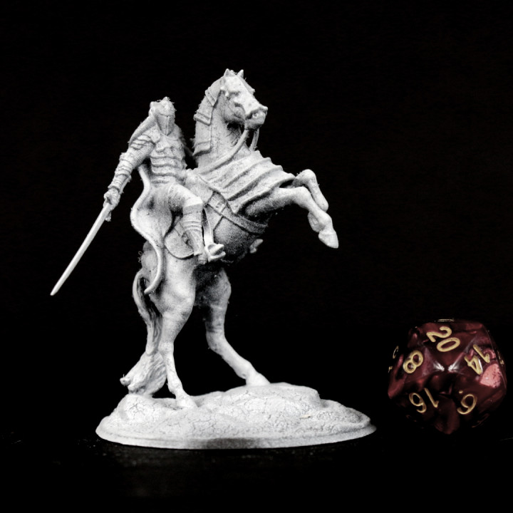 3D Printable Knight-warlock-mount by clynche art