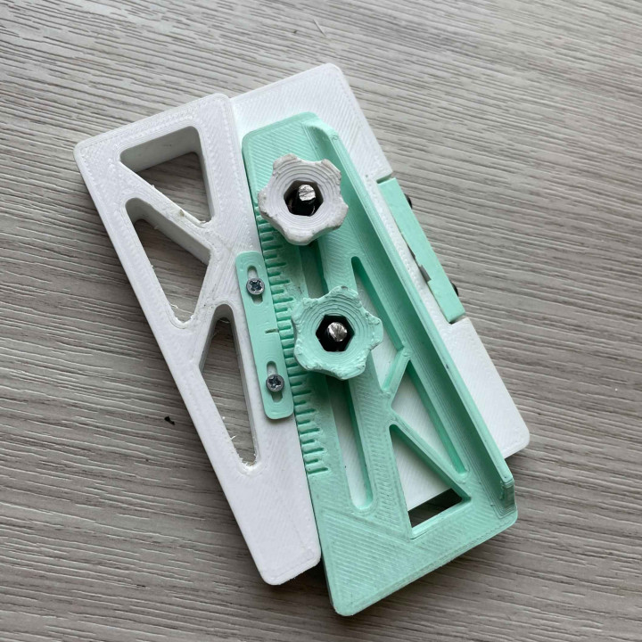 3D Printable Jones-style balsa wood strip cutter by Joshua Kong