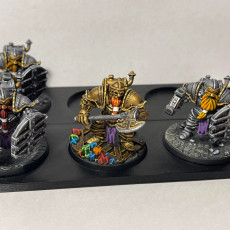 3D Printable Dwarf Steam Armor by Kyoushuneko Miniatures