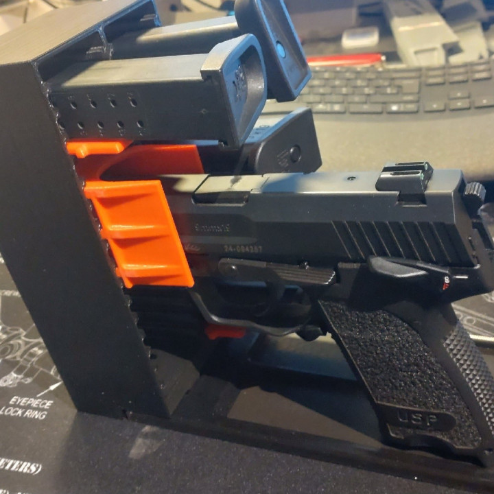 3D Printable Modular Pistol Rack by Schnetzer Alain