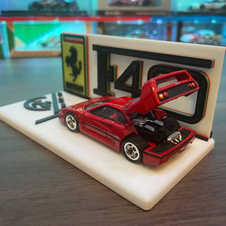 3D Printable Tomica Ferrari F40 Display Base by Giga