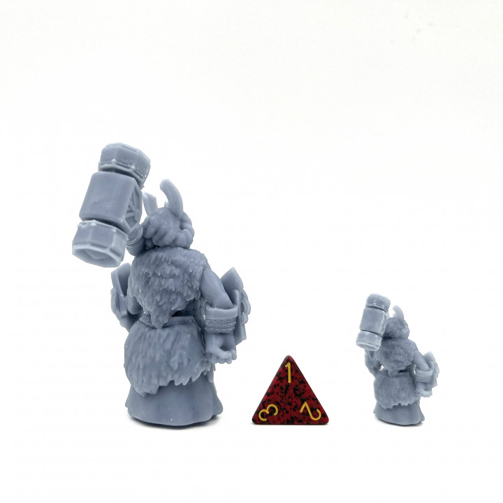 3D Printable Dwarf Queen - 32mm and 75mm by 2moronic miniatures