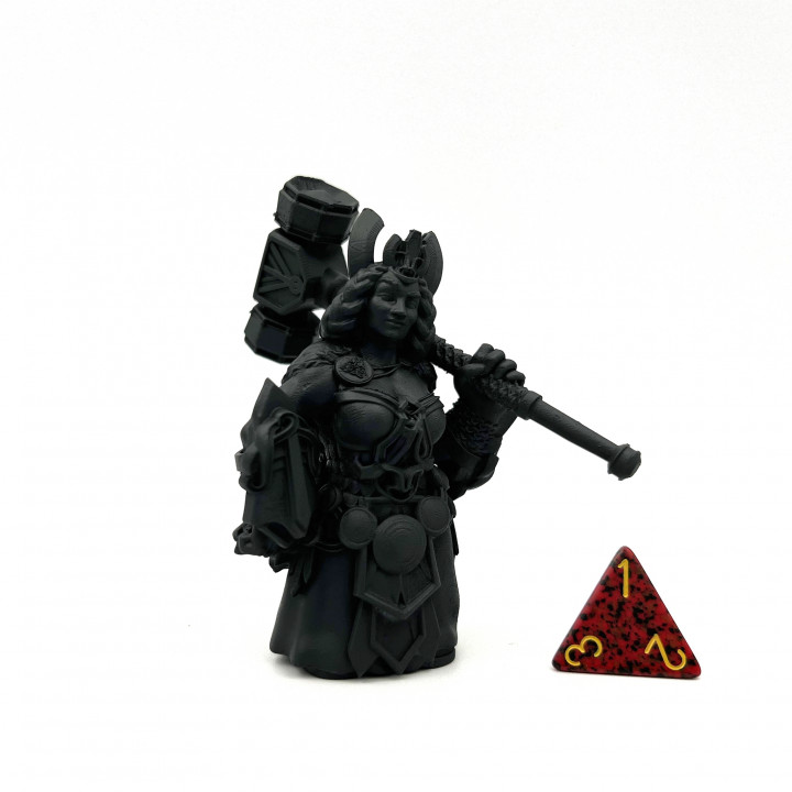 3D Printable Dwarf Queen - 32mm and 75mm by 2moronic miniatures