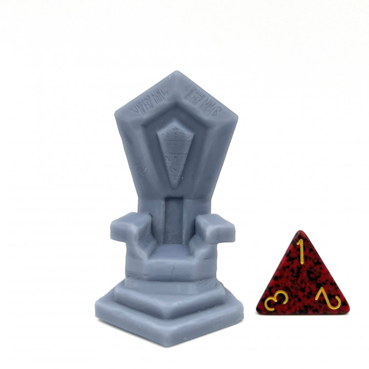 3D Printable Dwarf Queen’s Throne by 2moronic miniatures