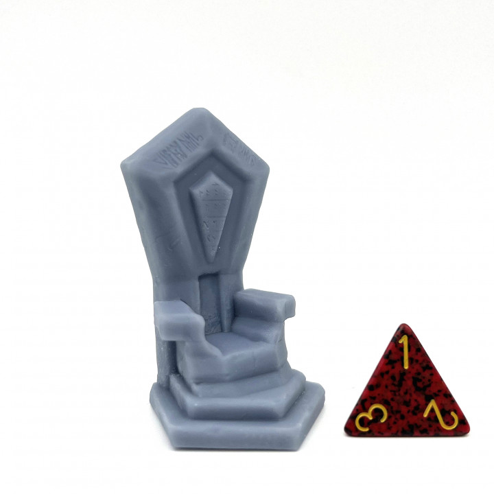 3D Printable Dwarf Queen’s Throne by 2moronic miniatures