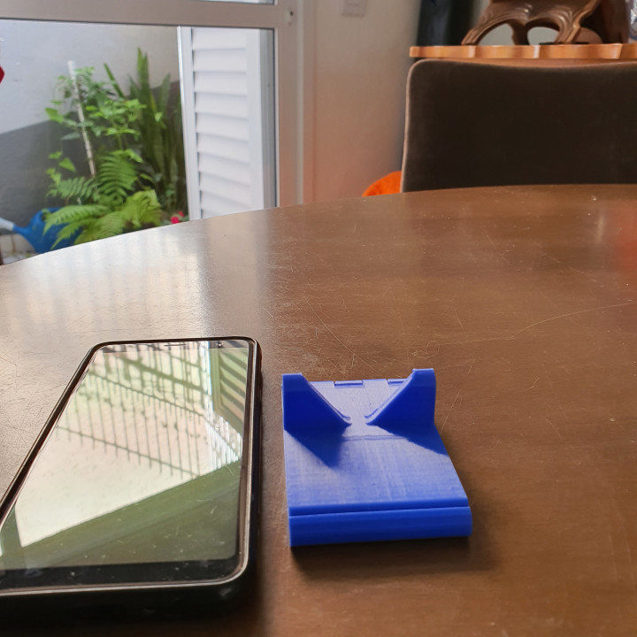 3D Printable Phone Holder Universal High by Eduardo Germani Martins