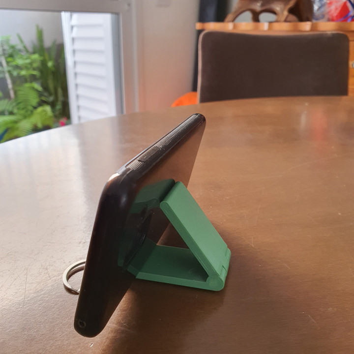 3D Printable Phone Holder Universal Key Ring by Eduardo Germani Martins