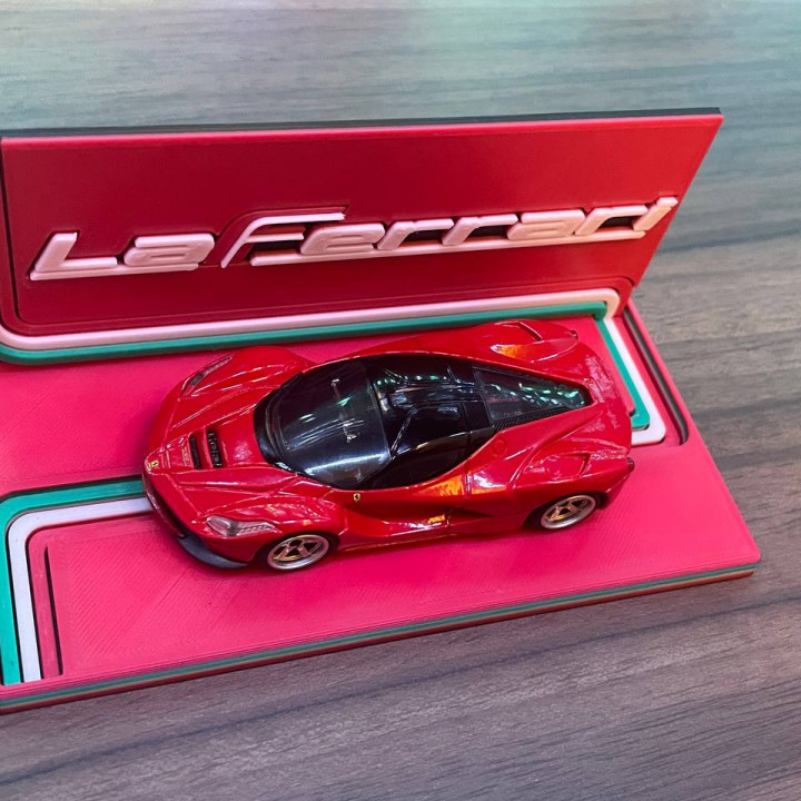 3D Printable Tomica Ferrari LaFerrari Display Base by Giga