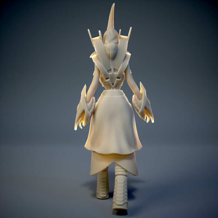 3D Printable Red Queen by Mad's Minis