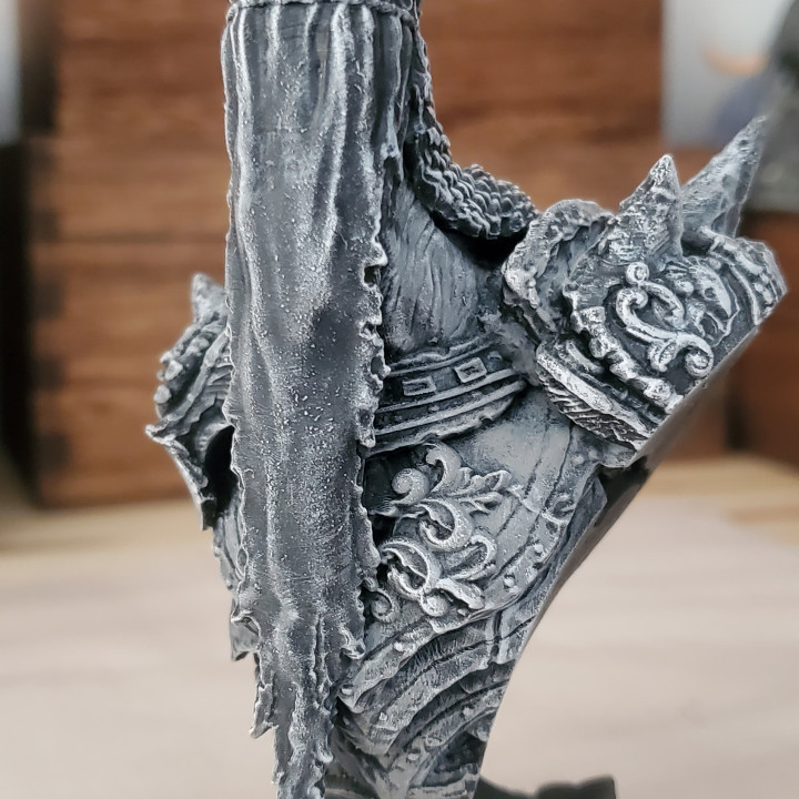 3D Print of Bust - The Faceless King by ArmyOfRobot