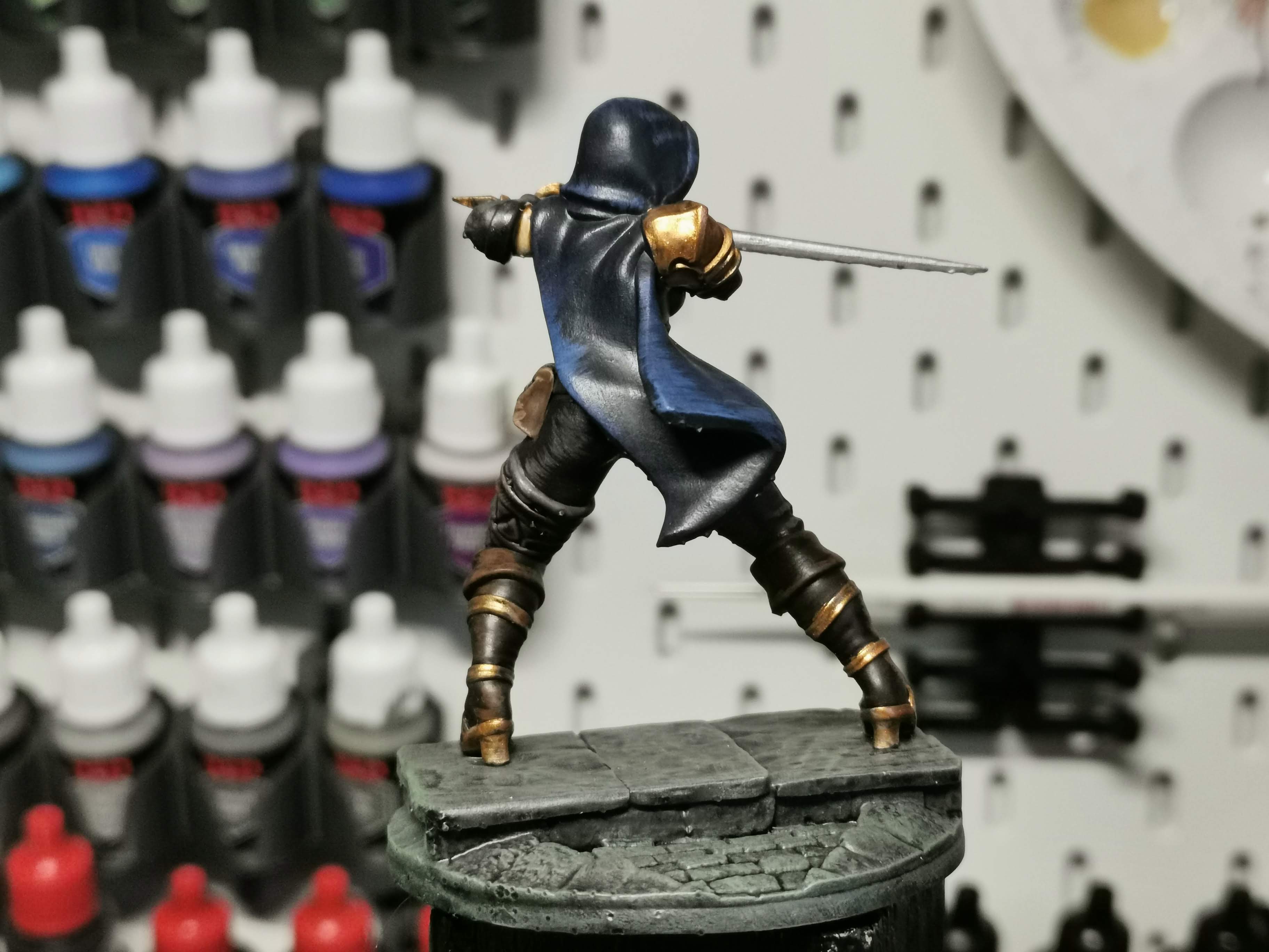 3D Printable Raven - Female Rogue by Galaad Miniatures