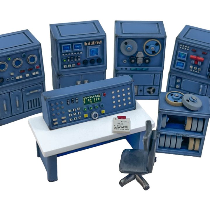 3D Printable Vintage Computer Consoles by Tiny Furniture