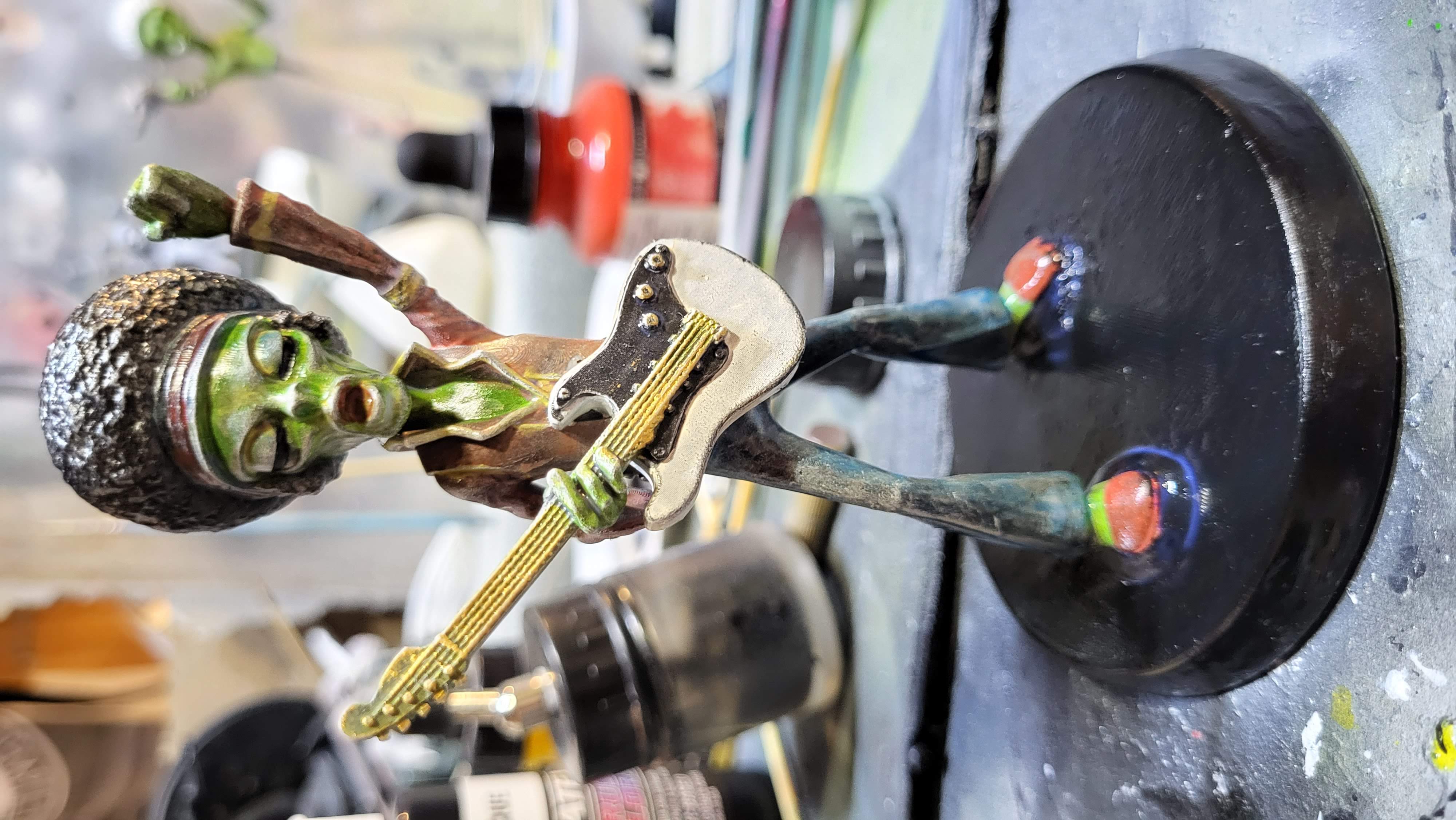 3D Printable Alien Jimi Hendrix with costume and guitar (16) (+ pre-supported version & rounded ...