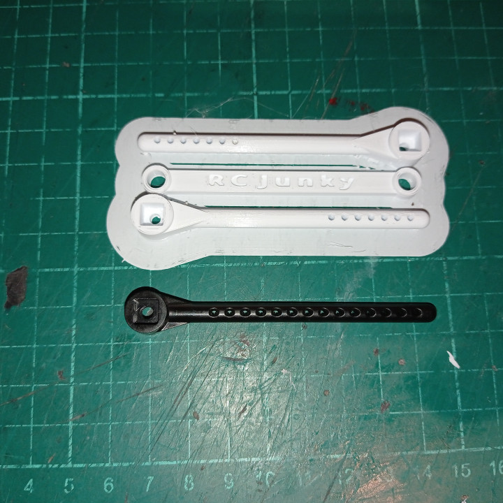 3D Printable Tamiya DT-03 T/B Front Body Posts by Simon Young