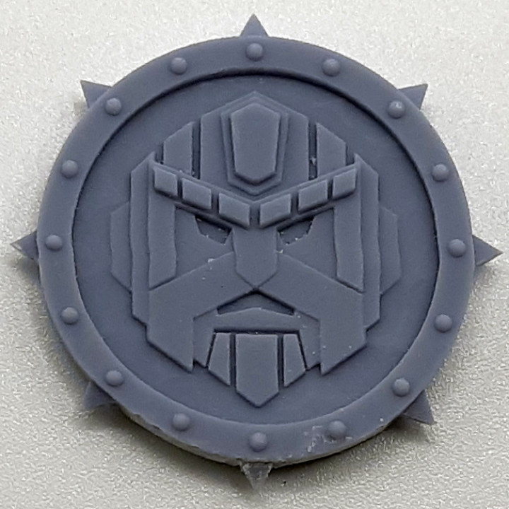 3D Printable Blood Bowl Dwarf Token by Vergond