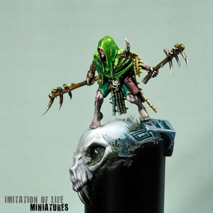 3D Printable FREE* Cylindrical display plinth with monster skull and ...