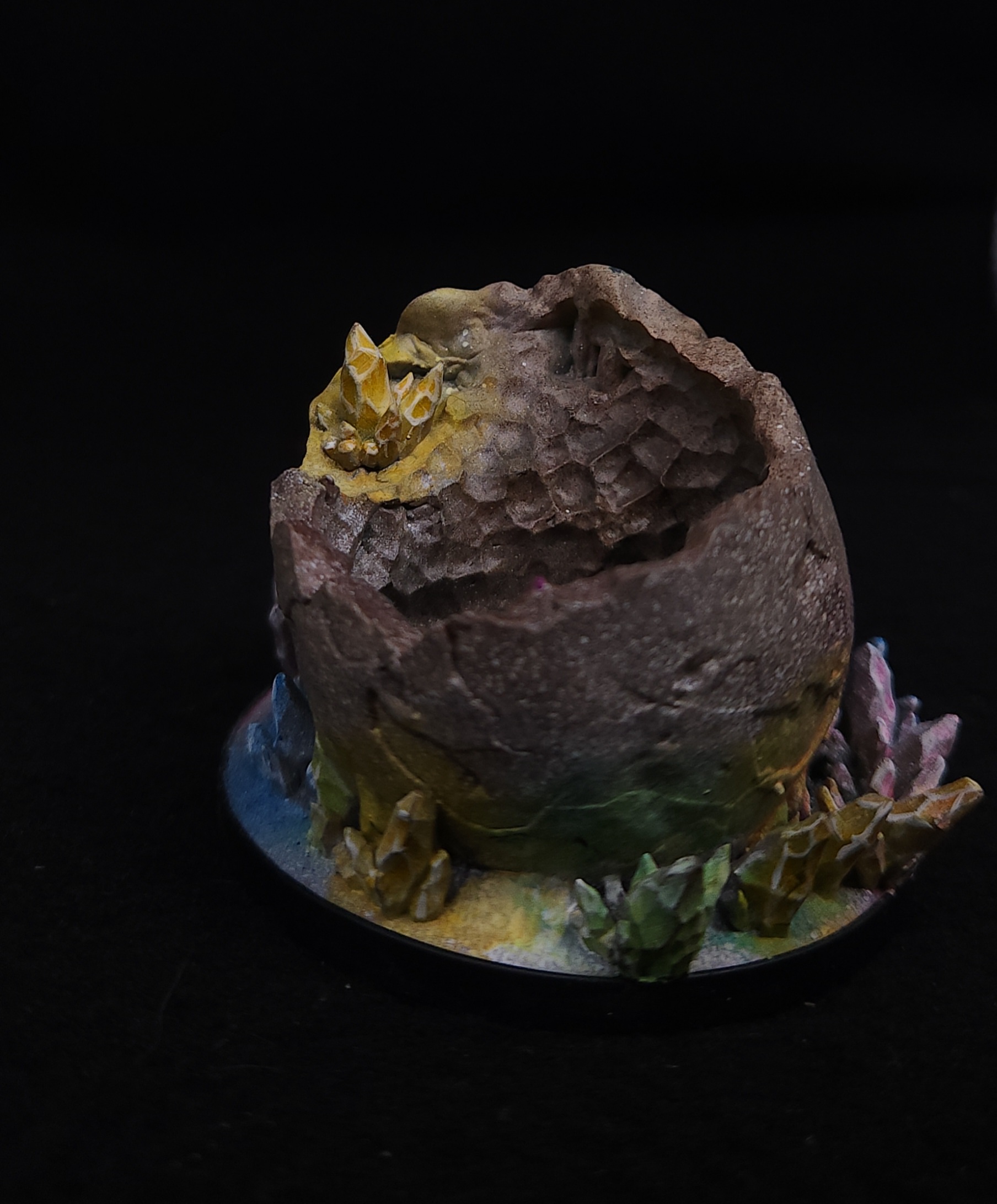 3D Printable YS-KRYG Scull grail loot box by HarsBeeldt