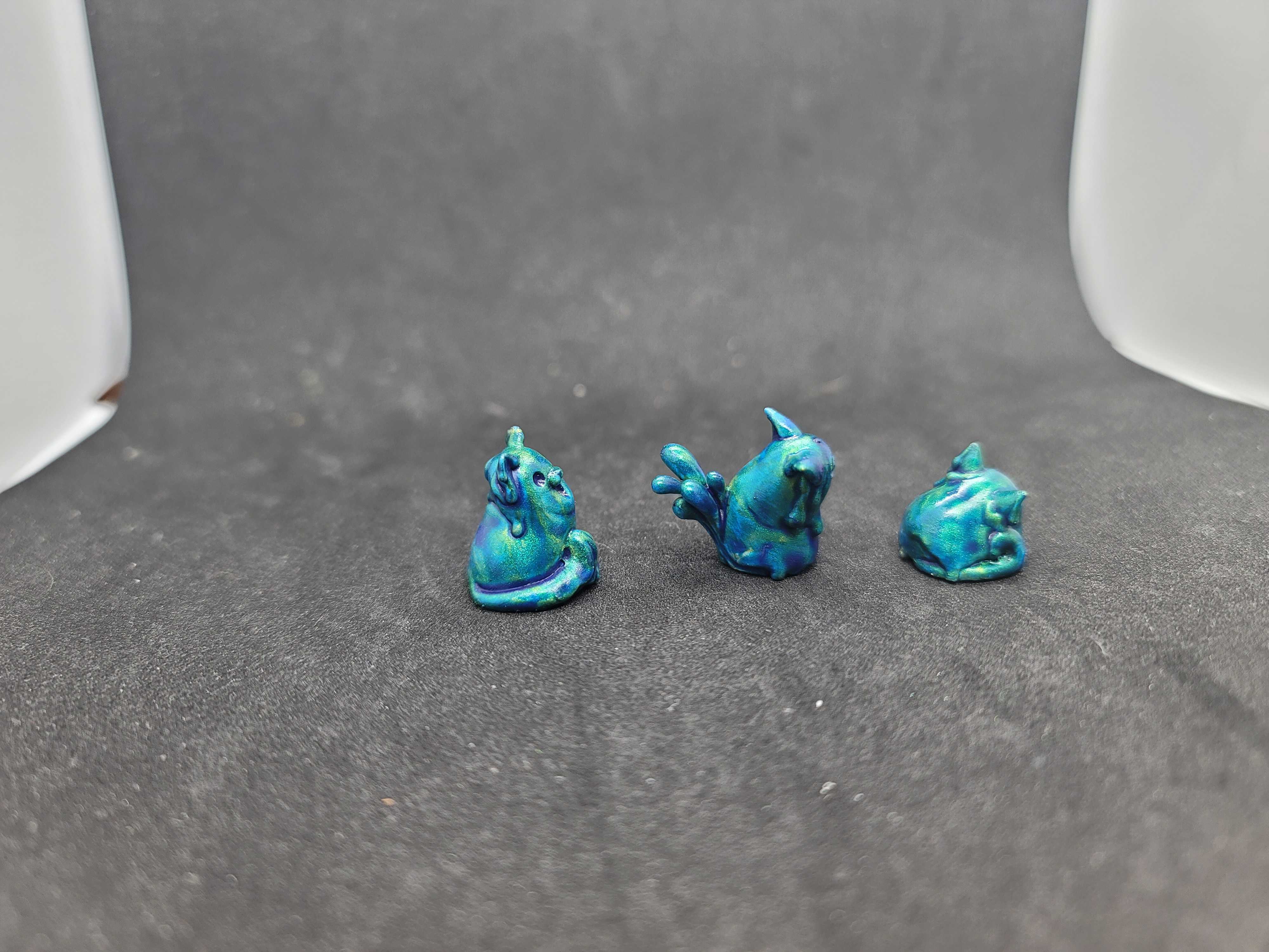 3D Printable oozling Cats by Kawna Minis